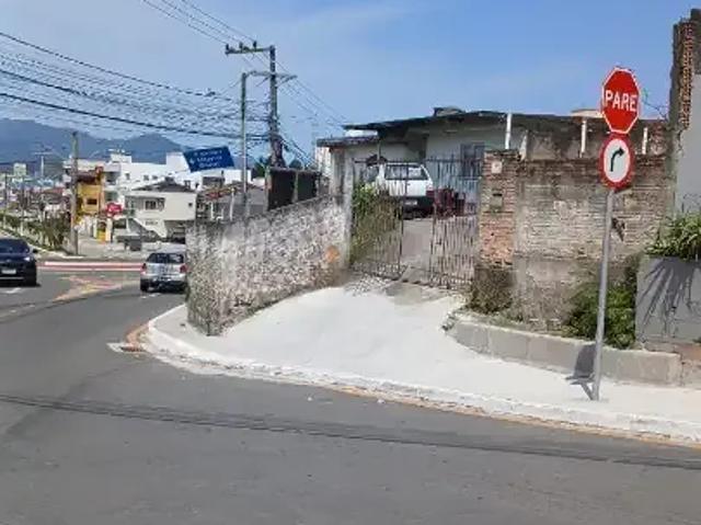 Terreno / Lote para Venda em Palhoça/SC Passa Vinte