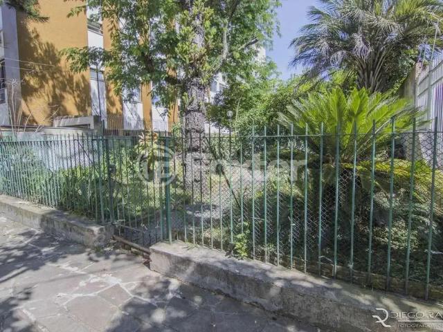 Terreno / Lote para Venda em Porto Alegre/RS Petrópolis 4 Quartos