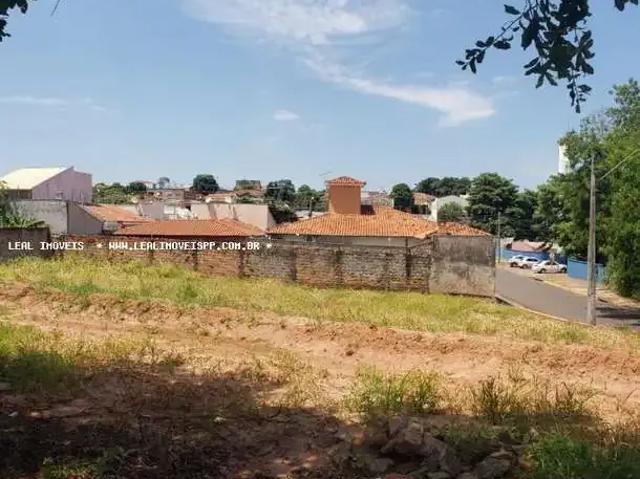 Terreno / Lote para Venda em Presidente Prudente/SP Parque Residencial Funada