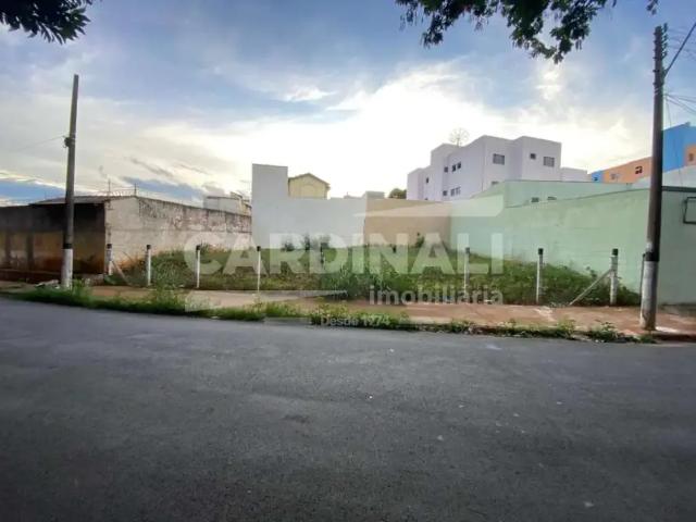 Terreno / Lote para Venda em São Carlos/SP Jardim Nova Santa Paula