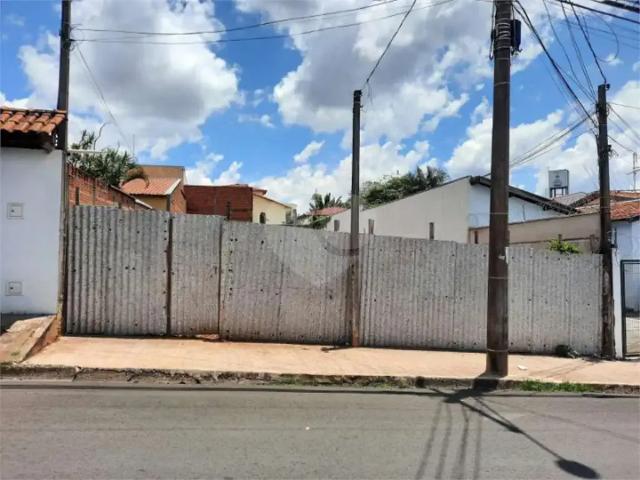Terreno / Lote para Venda em São Carlos/SP Jardim Centenário