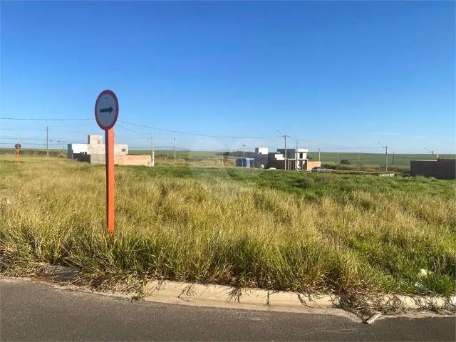 Terreno / Lote para Venda em São Carlos/SP Jardins do Porto