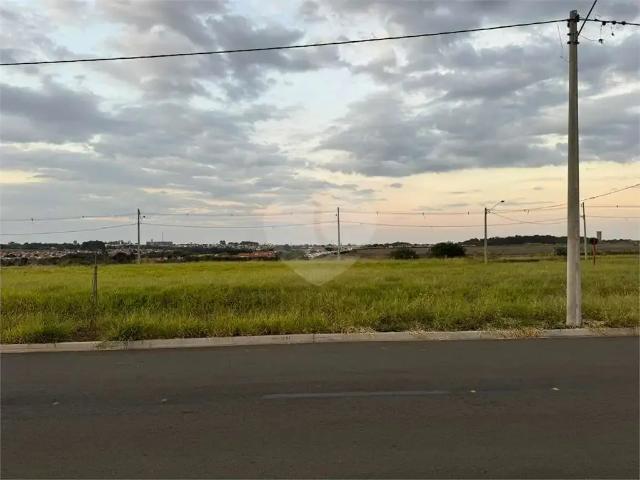 Terreno / Lote para Venda em São Carlos/SP Jardins do Porto