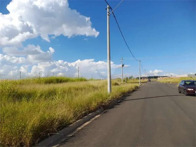 Terreno / Lote para Venda em São Carlos/SP Jardins do Porto