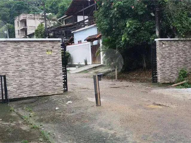 Terreno / Lote para Venda em São Gonçalo/RJ Maria Paula