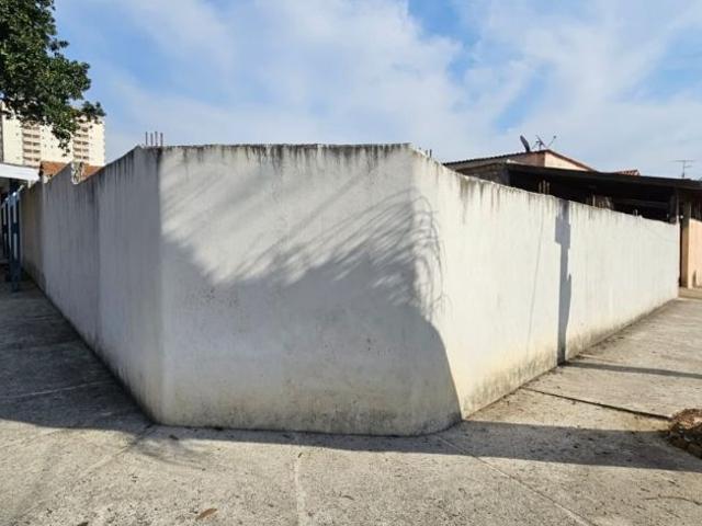 Terreno / Lote para Venda em São José dos Campos/SP Vila Maria