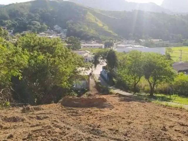 Terreno / Lote para Venda em São Sebastião/SP Varadouro