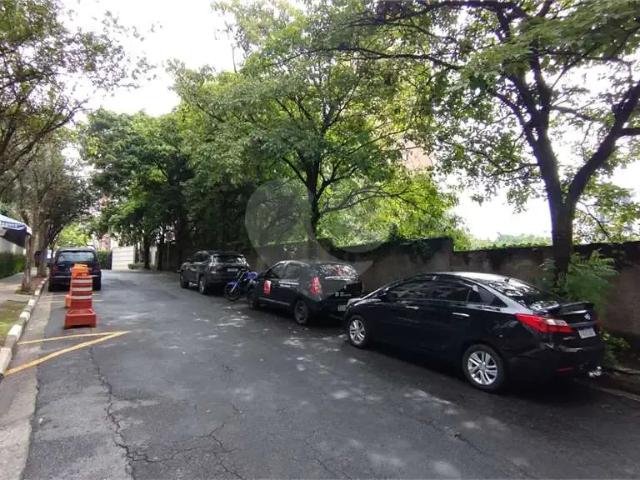 Terreno / Lote para Venda em São Paulo/SP Morumbi