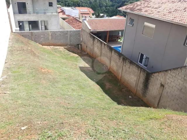 Terreno / Lote para Venda em São Roque/SP Parque Varanguera