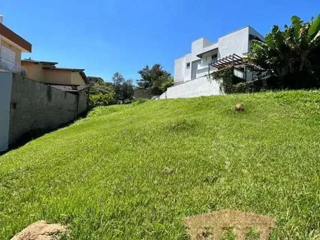 Terreno / Lote para Venda em Santana de Parnaíba/SP Suru