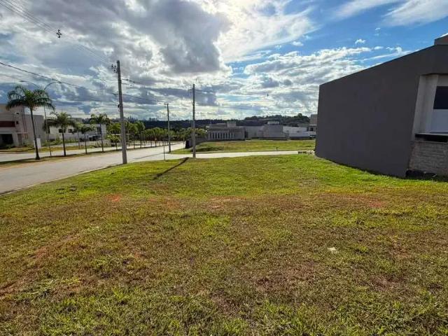 Terreno / Lote para Venda em Senador Canedo/GO Jardins Capri