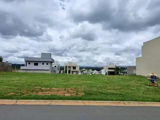Terreno / Lote para Venda em Senador Canedo/GO Jardins Capri