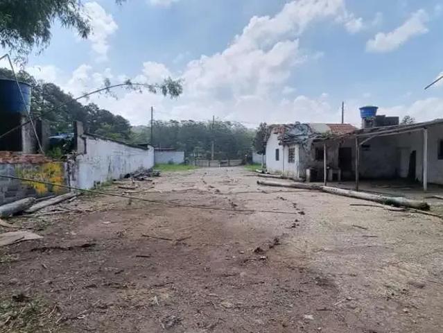 Terreno / Lote para Venda em Suzano/SP Jardim do Lago