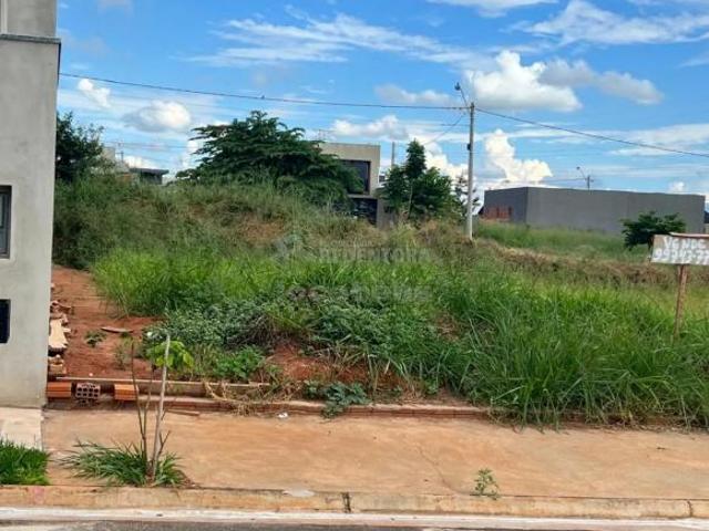 Terreno Padrão com 200m² Residencial Setsull 2