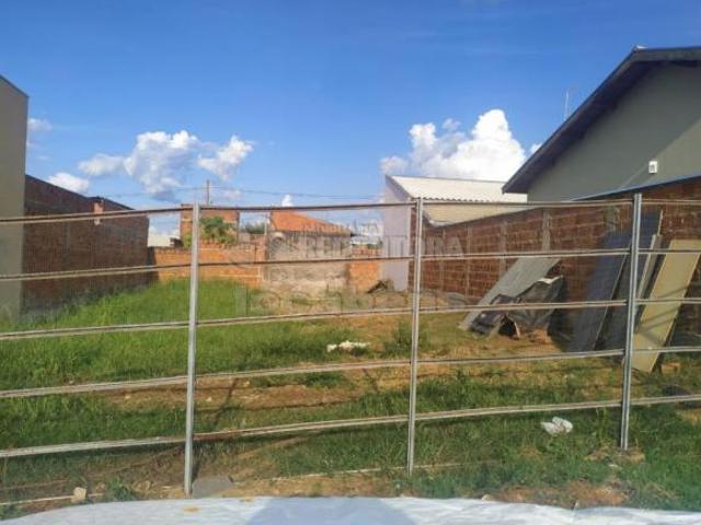 Terreno Padrão em Guapiaçu