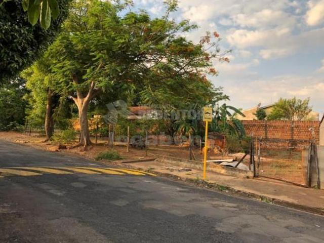 Terreno Padrão em Guapiaçu