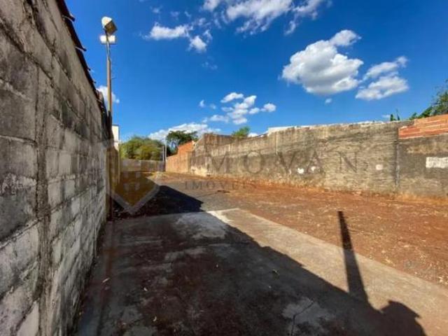 Terreno Padrão Murado e com Portão