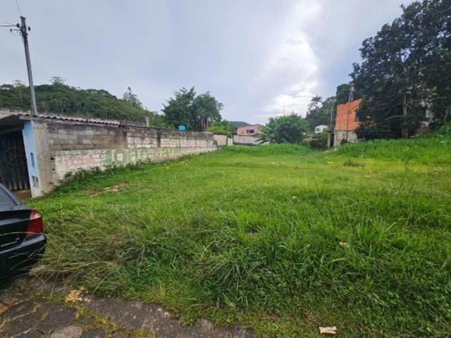 Terreno para uso comercial/residencial em Juquitiba