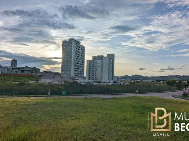 Terreno para venda com 600m2 em Condomínio no Urbanova