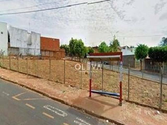Terreno para venda e aluguel em Residencial Garcia de 823.00m²