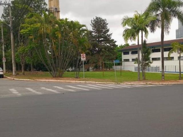 Terreno para venda e aluguel em Tamboré de 1740.00m²