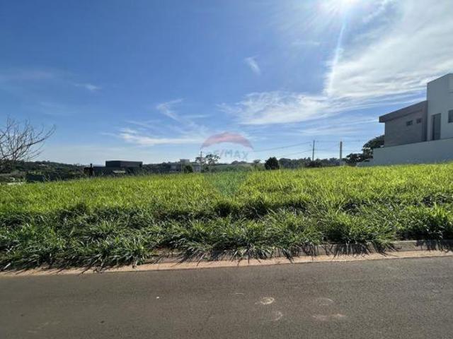 Terreno para venda em Condomínio Residencial Vila Toscana de 301.99m²