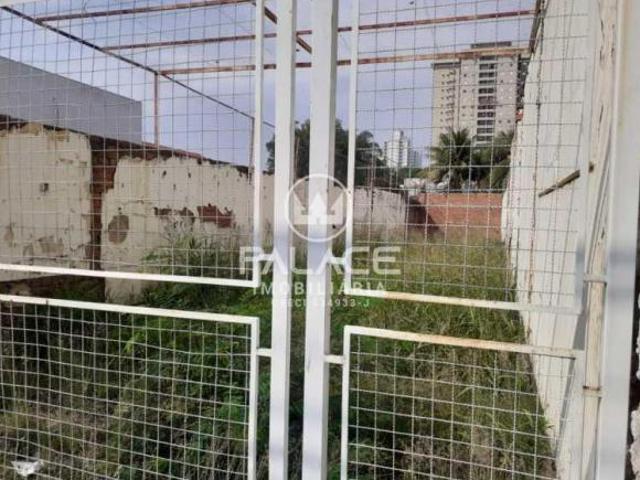 Terreno para venda em Centro de 155.00m² com 1 Quarto, 1 Suite e 1 Garagem