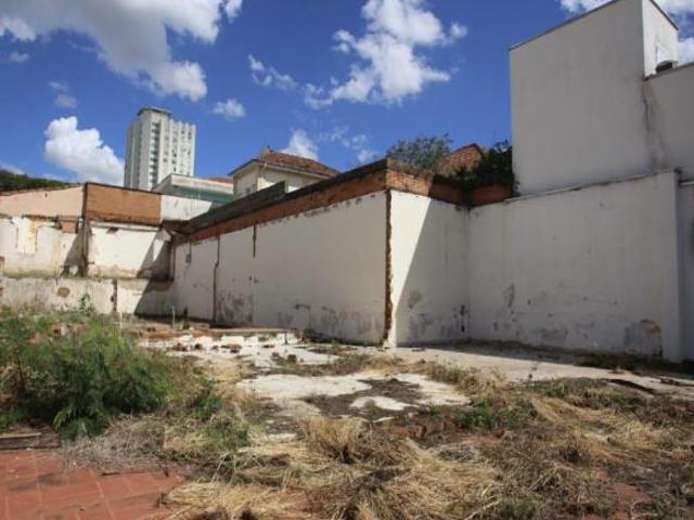 Terreno para venda em Centro de 1.00m² com 1 Quarto, 1 Suite e 1 Garagem