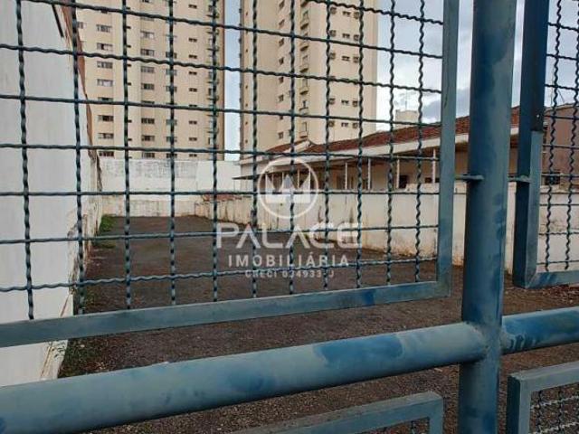 Terreno para venda em Centro de 414.00m² com 1 Quarto, 1 Suite e 1 Garagem