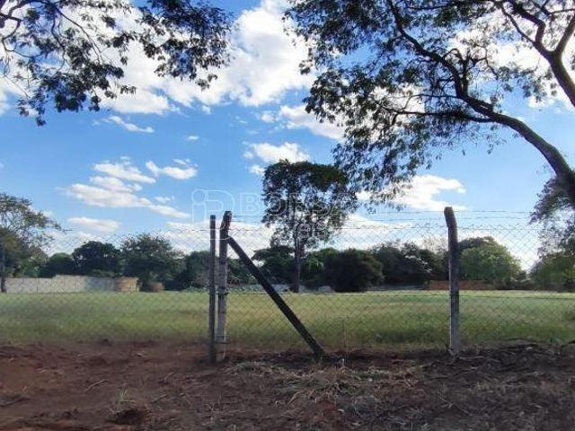Terreno para venda em Chácara Flora Araraquara de 4000.00m²