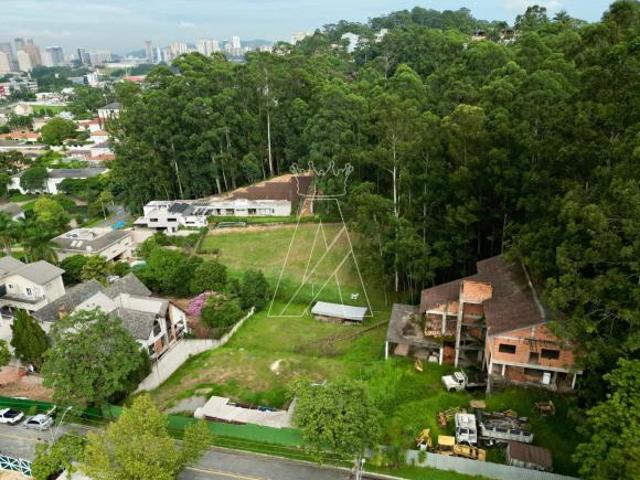 Terreno para venda em Alphaville localizado no Tamboré 01