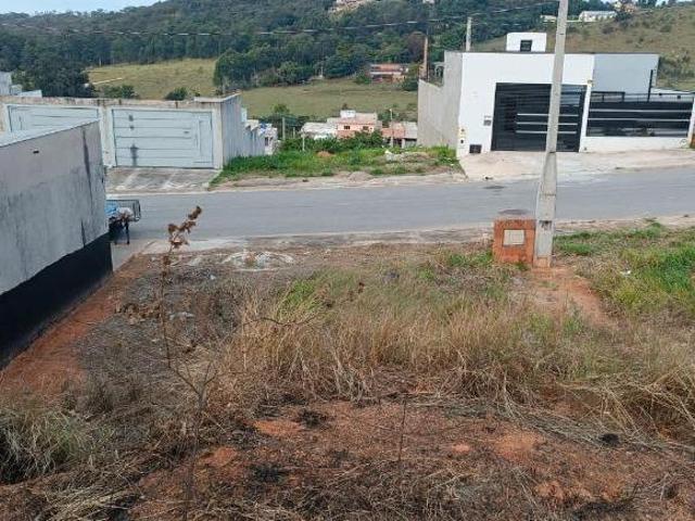 Terreno para venda em Jardim Itália de 312.00m²