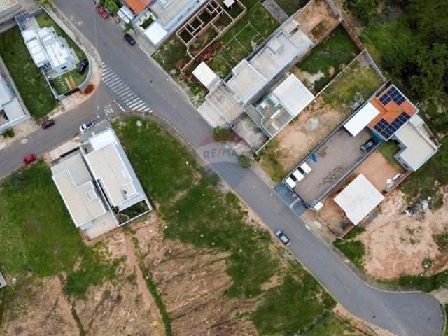 Terreno para venda em Jardim Itália de 391.00m²