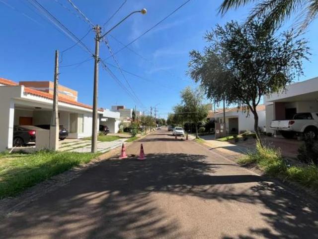 Terreno para venda em Jardim Jockey Clube de 275.00m²