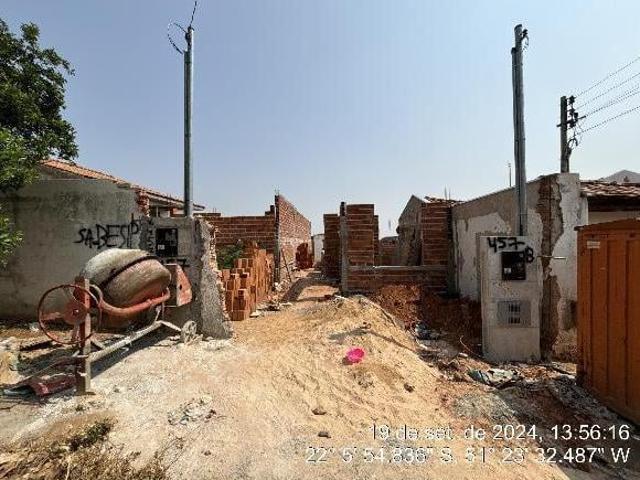 Terreno para venda em Jardim Regina de 132.00m²