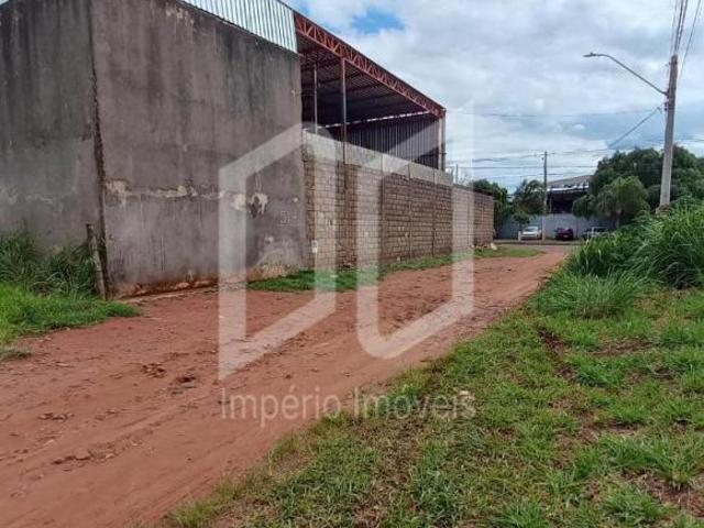 Terreno para venda em Jardim Santa Marta de 675.00m²