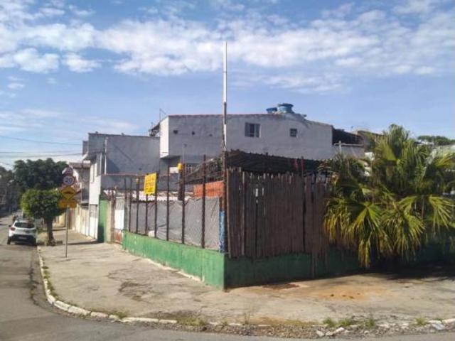 Terreno para venda em Jardim Santo Antônio de 302.00m²
