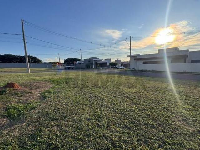 Terreno para venda em Jardim Solar Das Esmeraldas de 300.00m²