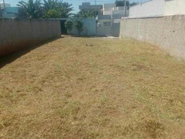 Terreno para venda em Loteamento Residencial E Comercial Flamboyant de 176.00m²