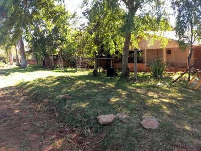 Terreno para Venda em Londrina, Dom Pedro I, 2 dormitórios, 1 banheiro, 4 vagas