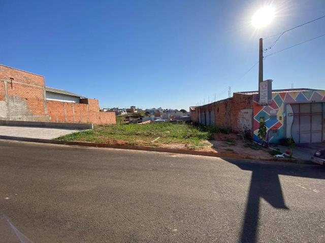 Terreno para venda em Lívia em Botucatu São Paulo de 250.00m²