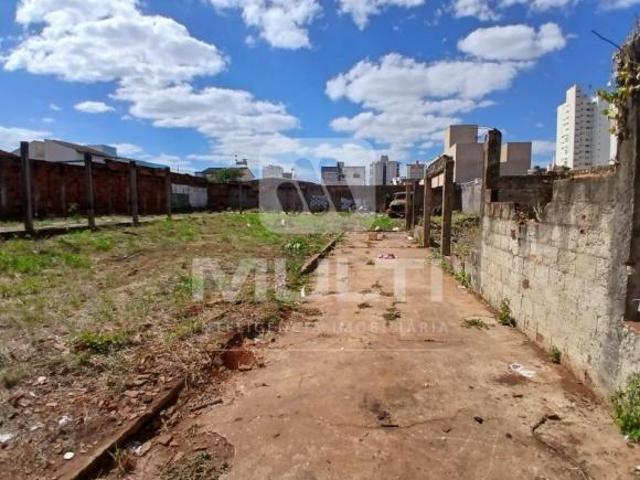 Terreno para venda em Martins, Uberlândia