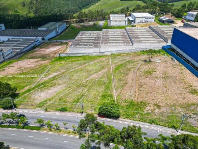 Terreno para Venda em Santana de Parnaíba, Tamboré, 5 banheiros, 99 vagas