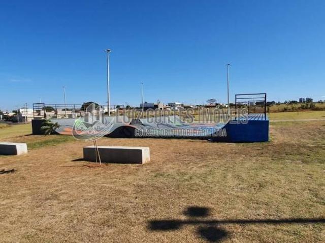 Terreno para venda em Shopping Park, Uberlândia
