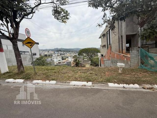 Terreno para venda em Suru de 260.00m² com 4 Quartos, 2 Suites e 4 Garagens