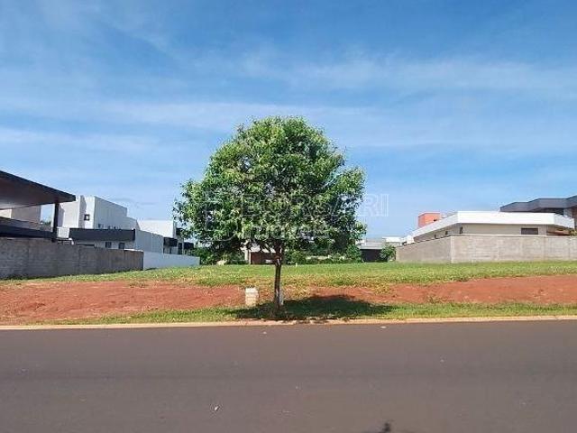 Terreno para venda em Quinta Das Laranjeiras de 914.00m²