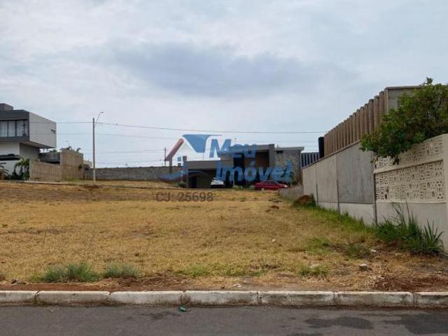 Terreno para venda em Residencial Alto das Caraíbas, Luziâni