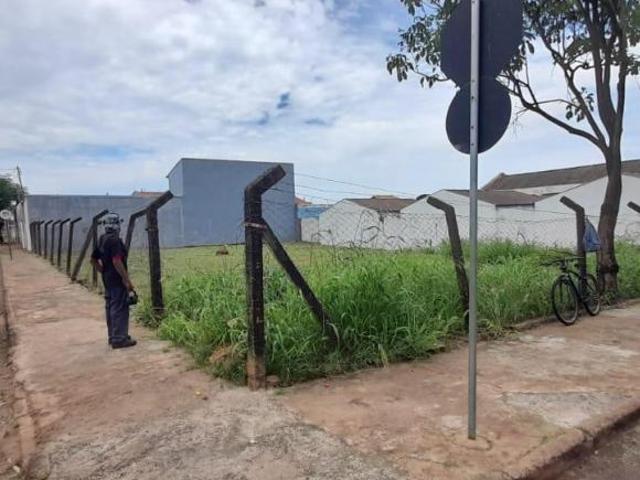 Terreno para Venda em Uberlândia/MG 0 Dorm. 600 m2 Área Útil