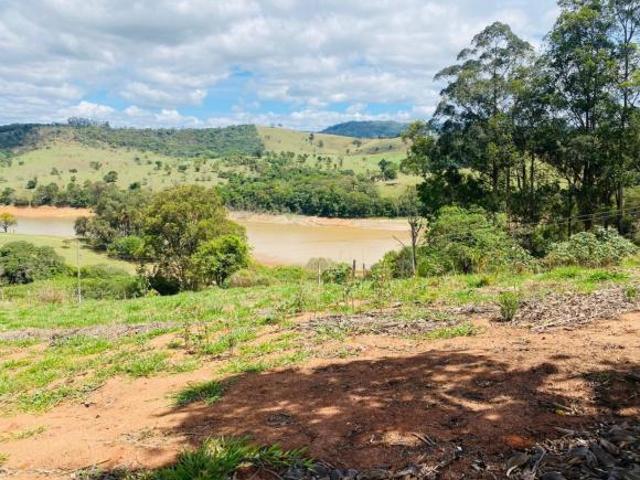 Terreno para Venda em Vargem, Centro