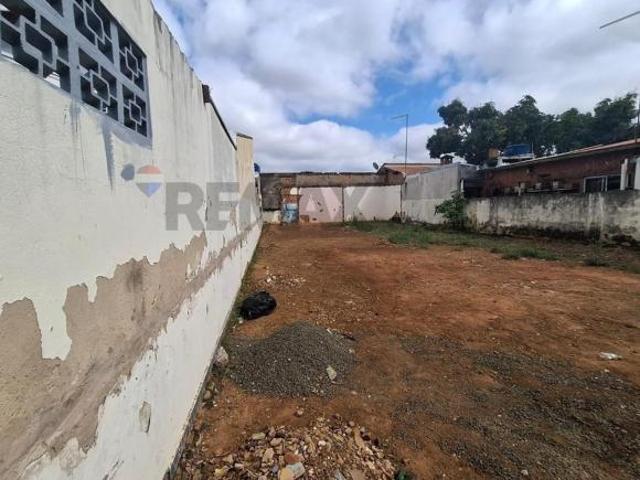 Terreno para venda em Vila Ferrarezi de 125.00m²